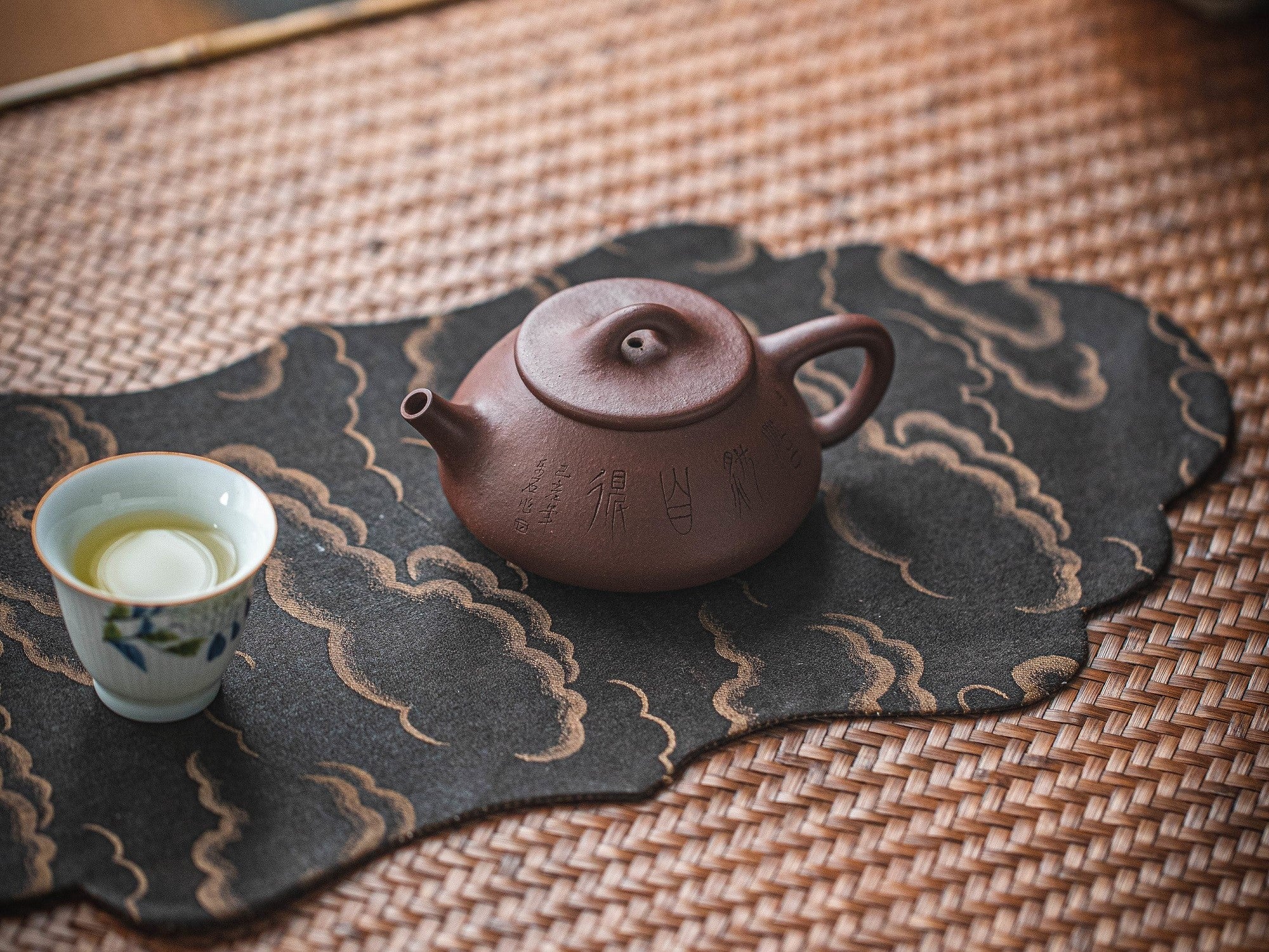 YIQIN TEA HOUSE 一沁茶舍 Yixing Zisha Teapots & Premium Chinese Tea Online