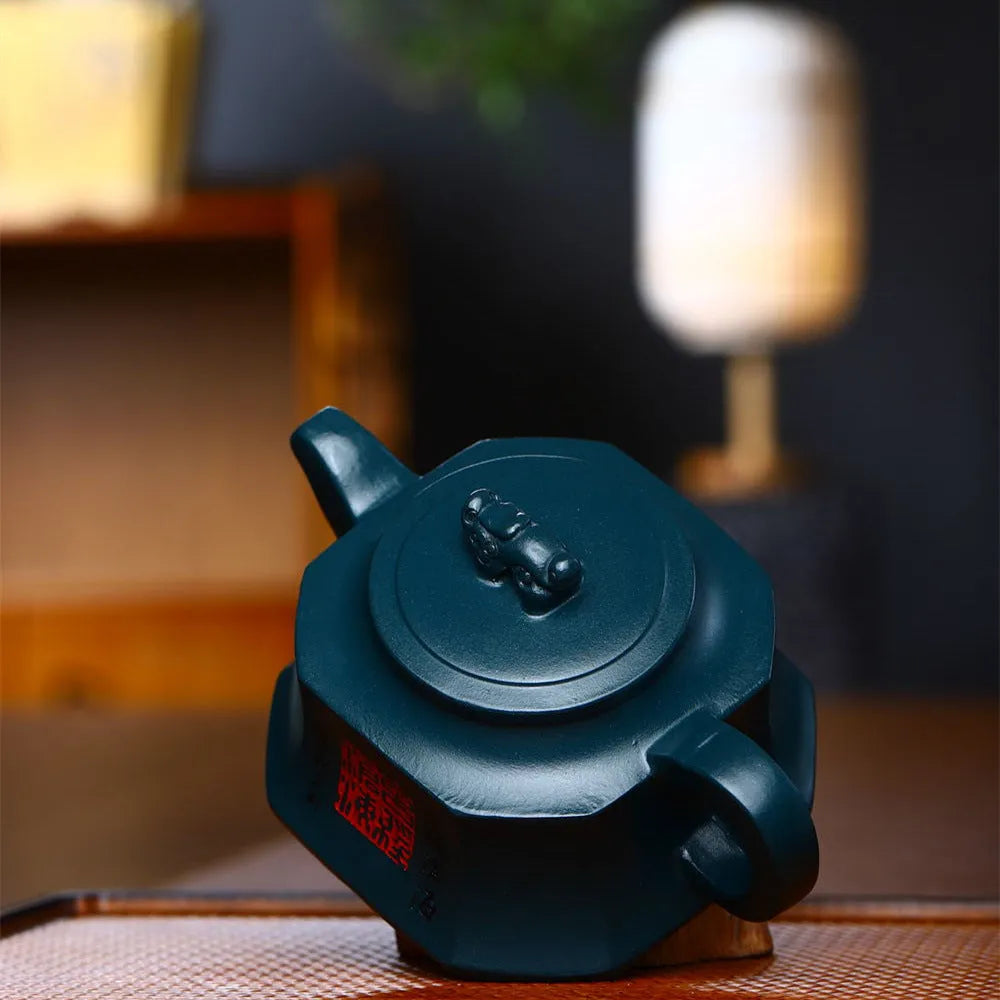 Yixing Zisha Teapot [The Dragon] (Tian Qing Ni - 220ml) – YIQIN TEA HOUSE 一沁茶舍