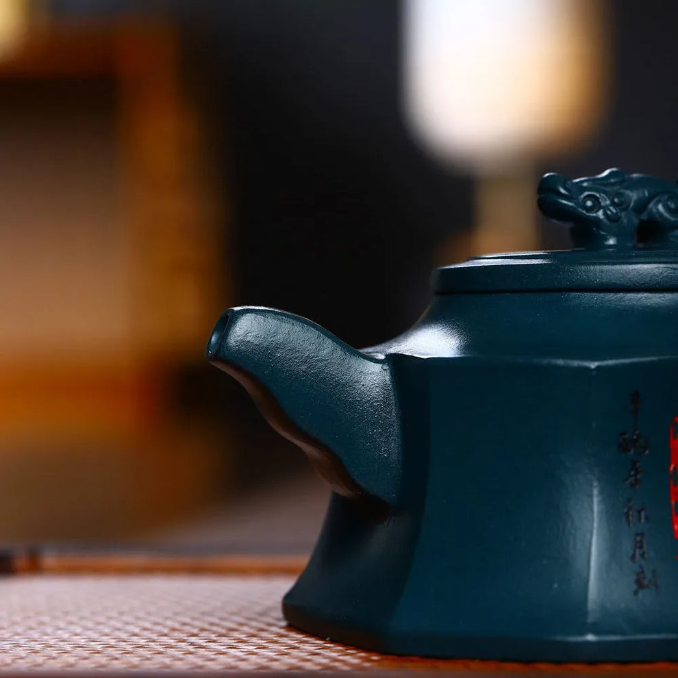 Yixing Zisha Teapot [The Dragon] (Tian Qing Ni - 220ml) – YIQIN TEA HOUSE 一沁茶舍